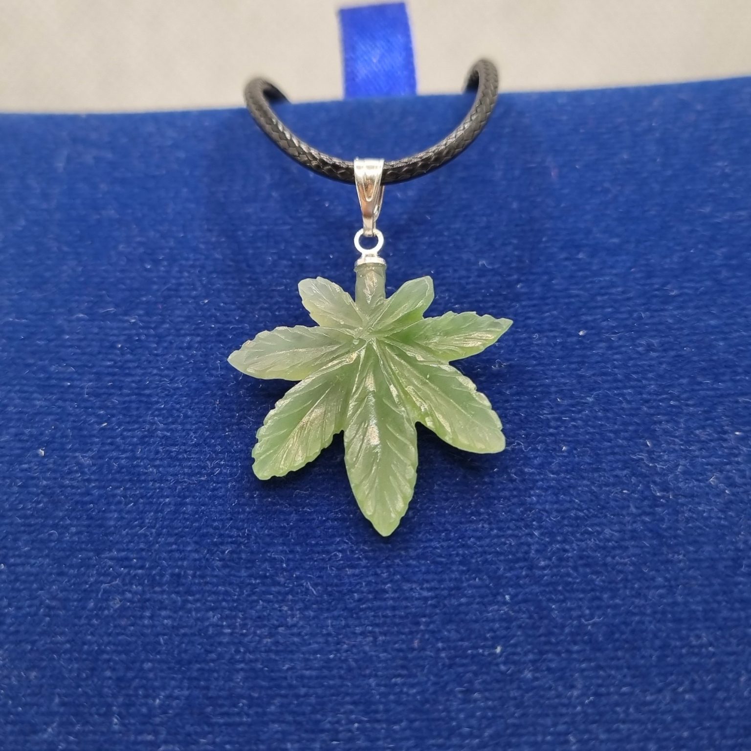 Workshop "Jade Forest" — Кулоны из натурального нефрита